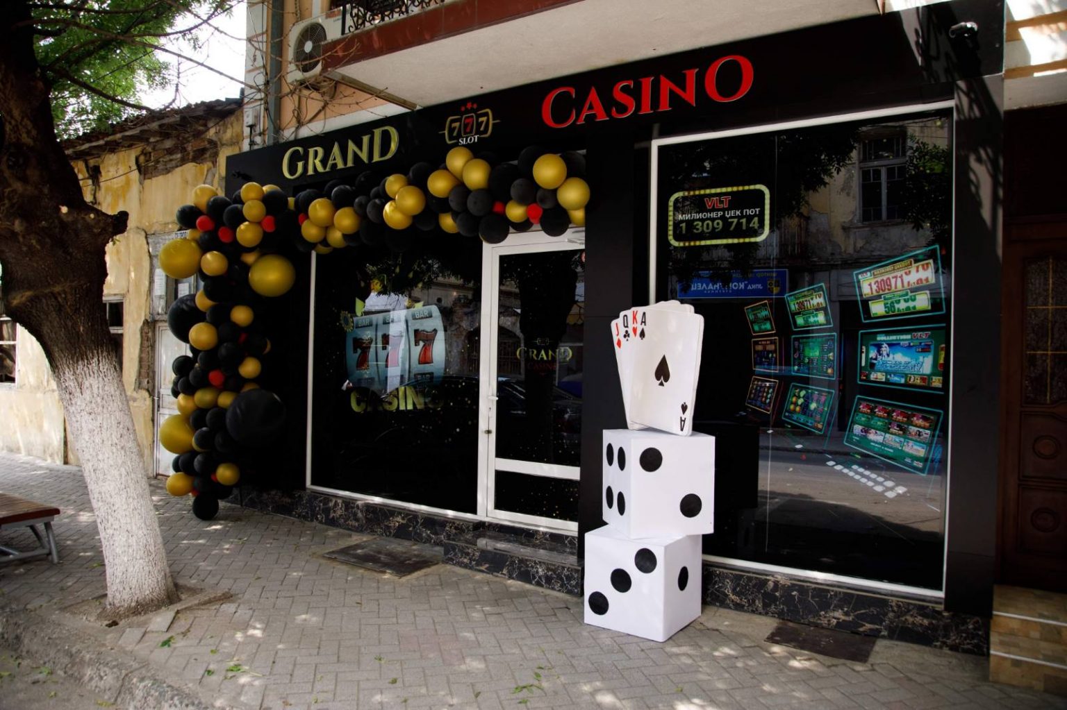 ВРАБОТУВАЊЕ ВО СТРУМИЦА „ГРАНД“ КАЗИНО ВРАБОТУВА КАСИЕРКИ И СЛОТ АТЕНДАНТКИ УСЛОВИТЕ ОДЛИЧНИ