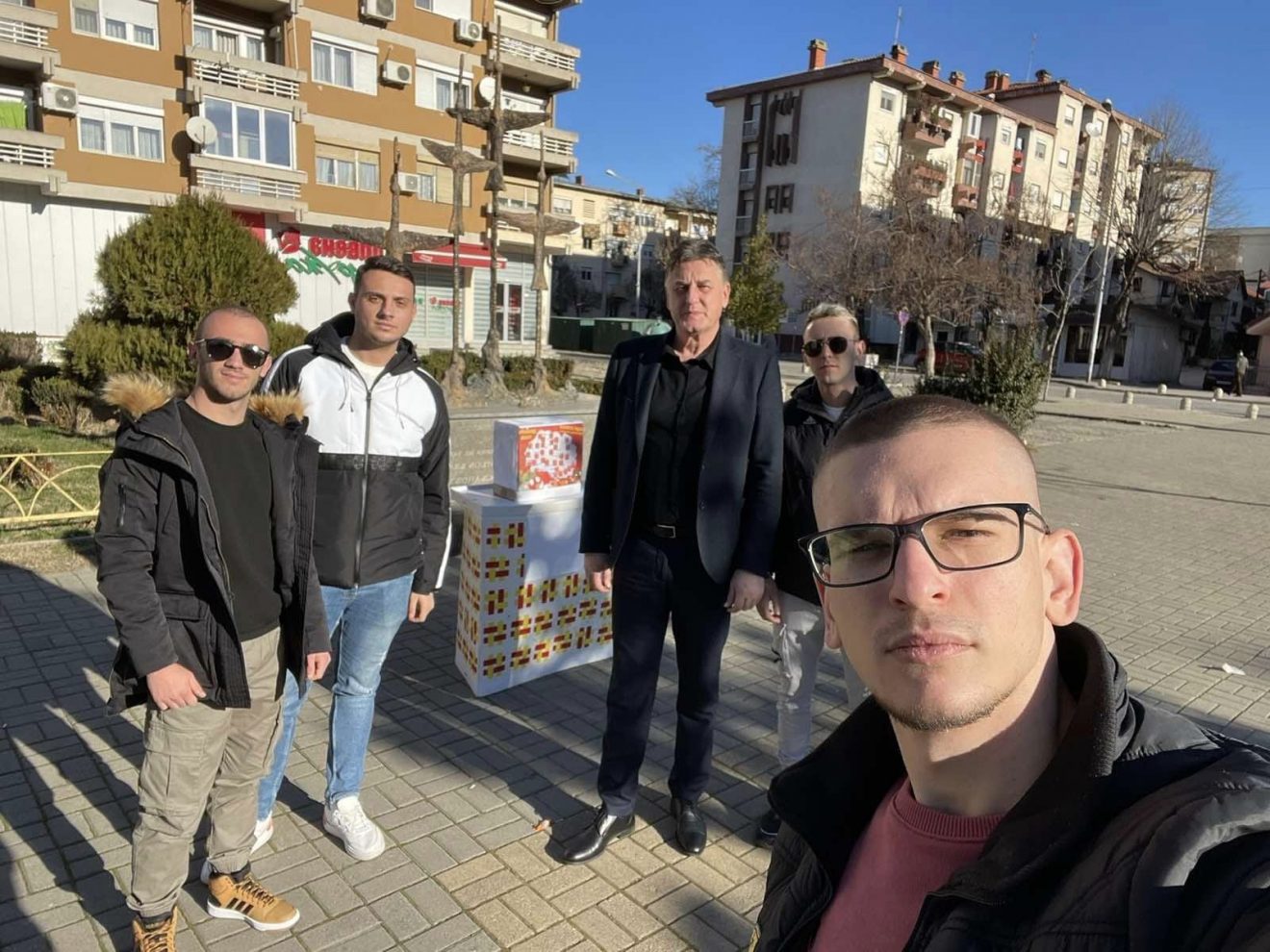 МЛАДИТЕ НА ВМРО ДПМНЕ ВО СТРУМИЦА СО НОВОГОДИШНА ХУМАНИТАРНА АКЦИЈА